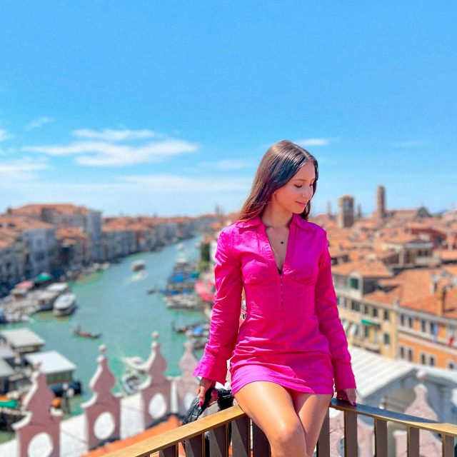 Health & Fitness Coach Daniela Suarez - Custom Coaching Programs